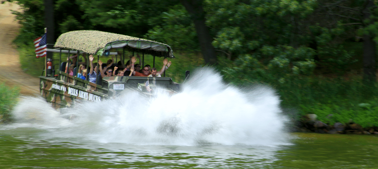 Dells Army Ducks boat ride| Amazing Scenery on WI River
